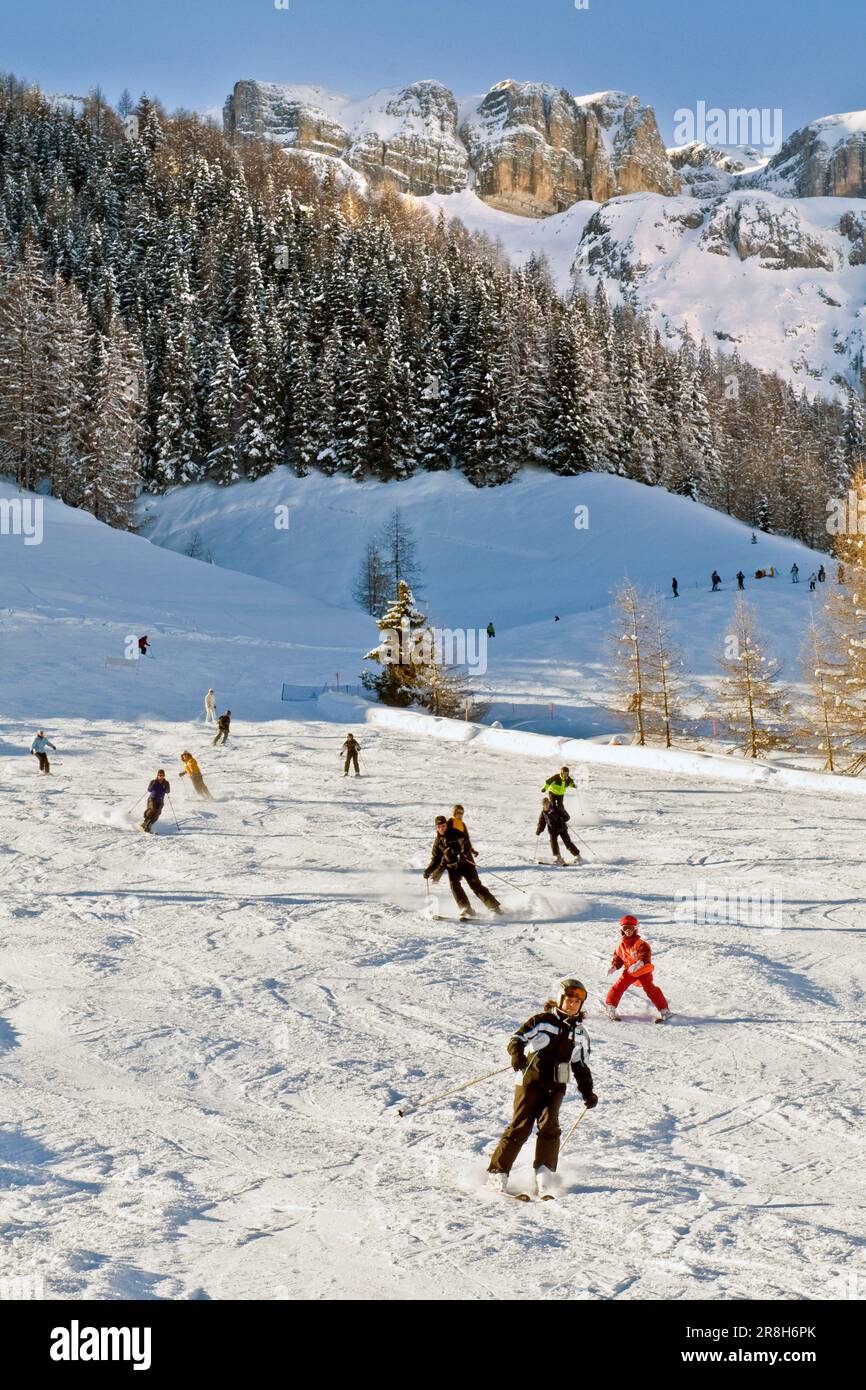 Arabba italy and people and ski hi-res stock photography and images - Alamy