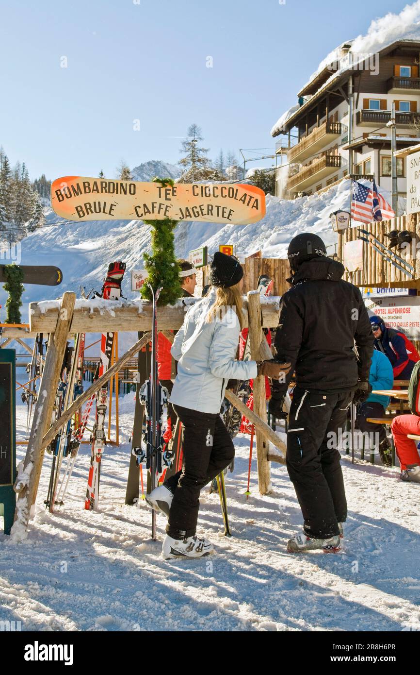 Arabba italy and people and ski hi-res stock photography and images - Alamy