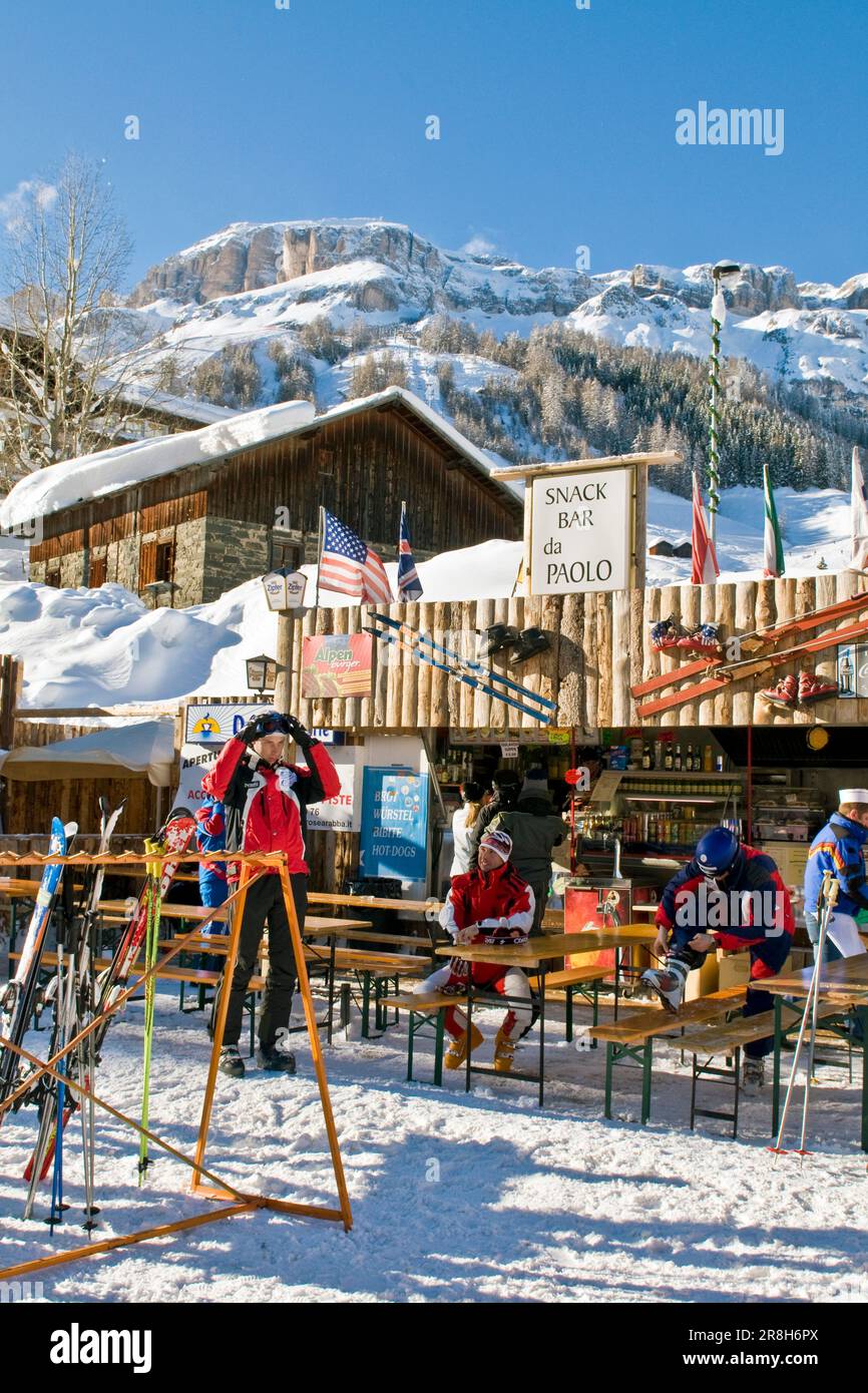 Arabba italy and people and ski hi-res stock photography and images - Alamy