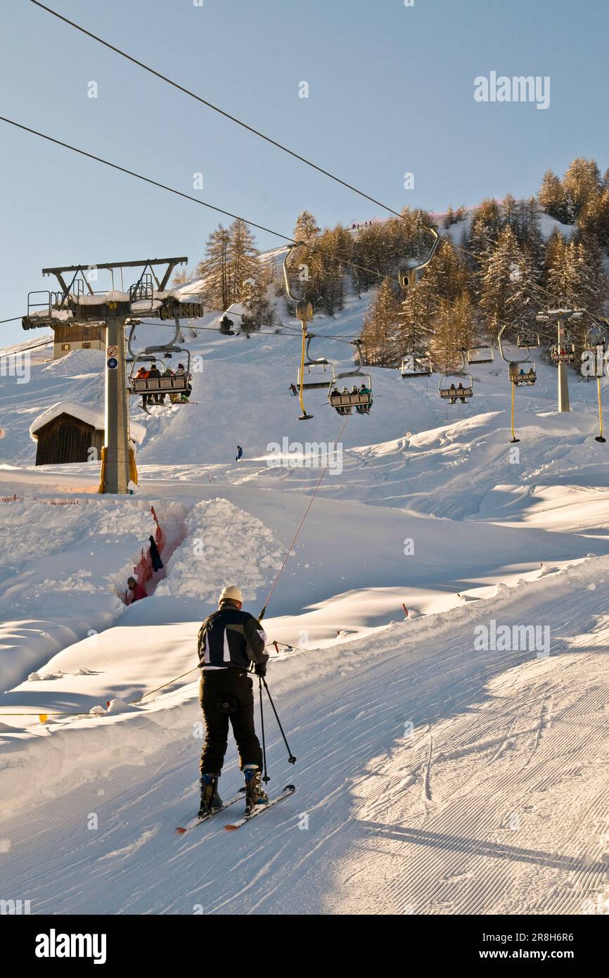 Arabba italy and people and ski hi-res stock photography and images - Alamy