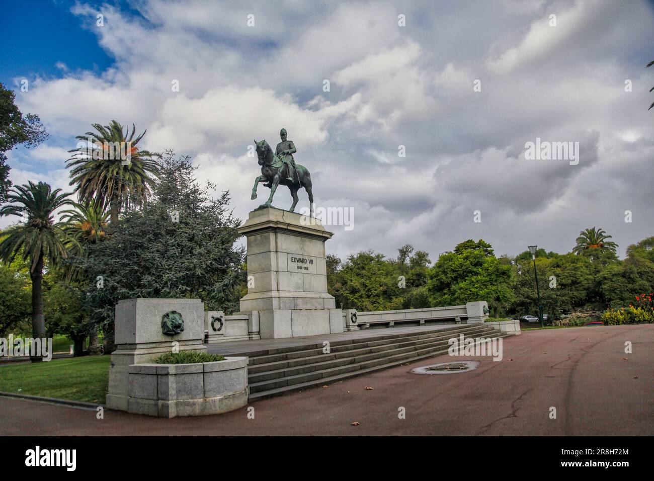 Statue of King Edward VIII at Victoria Garden - Melbourne , Australia ...