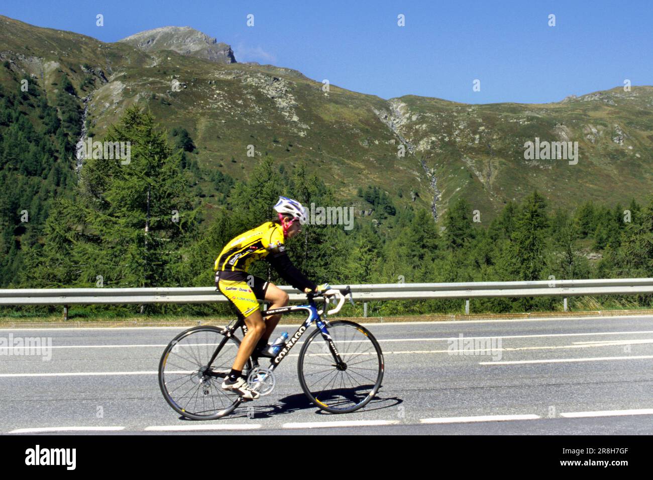 Cycling. Simplon Pass. Svizzera Stock Photo - Alamy