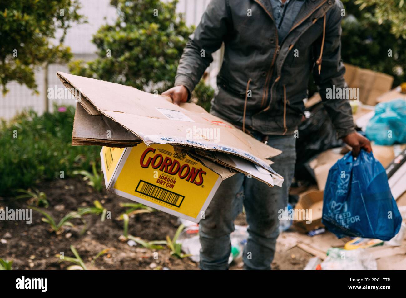 Littered yard hi-res stock photography and images - Alamy