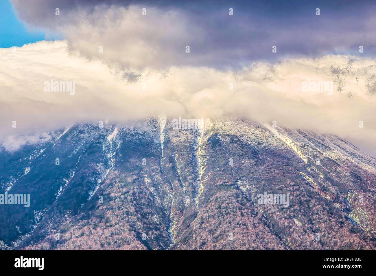 Usu mount hi-res stock photography and images - Alamy