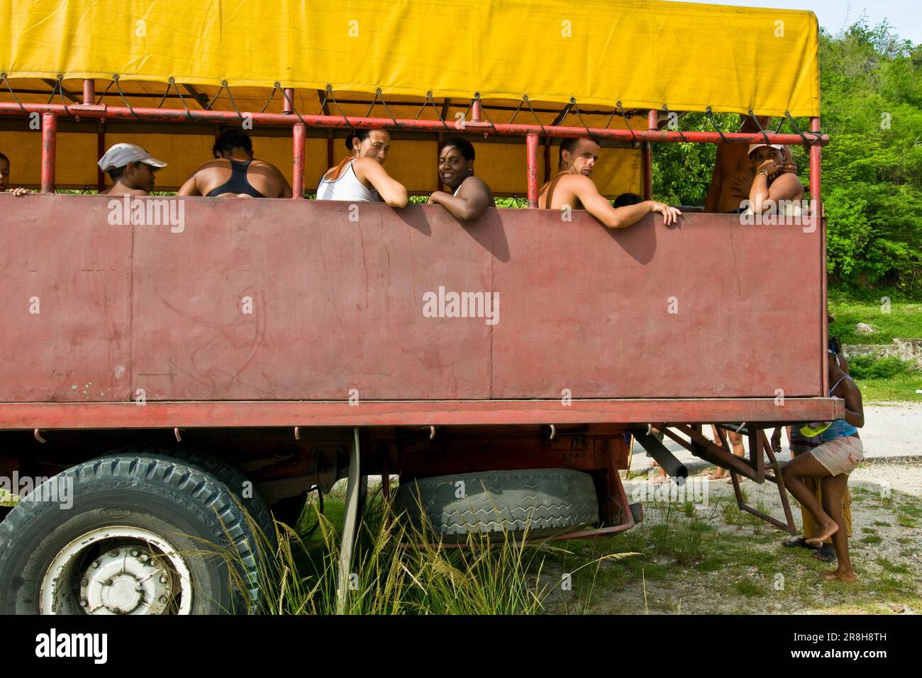 Cuba bus hi-res stock photography and images - Alamy