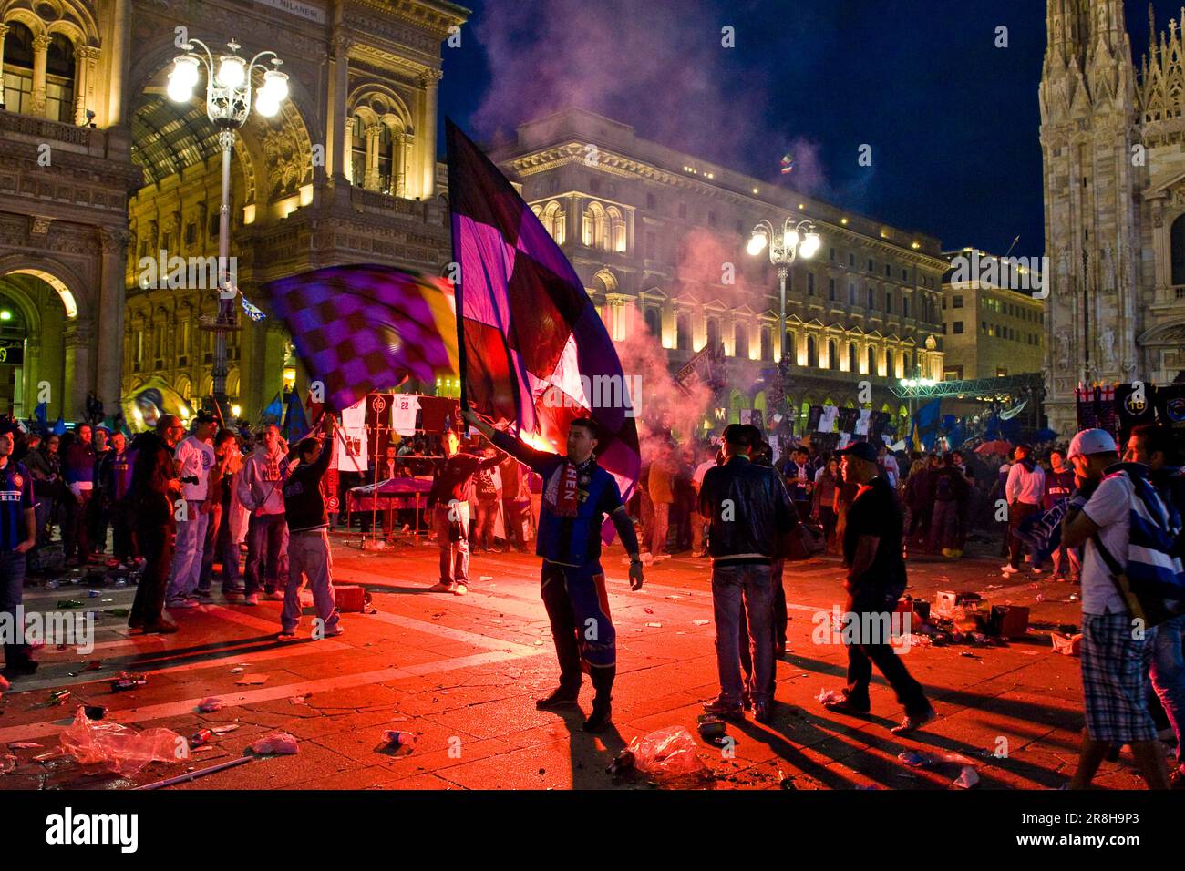 Supporters shield hi-res stock photography and images - Alamy