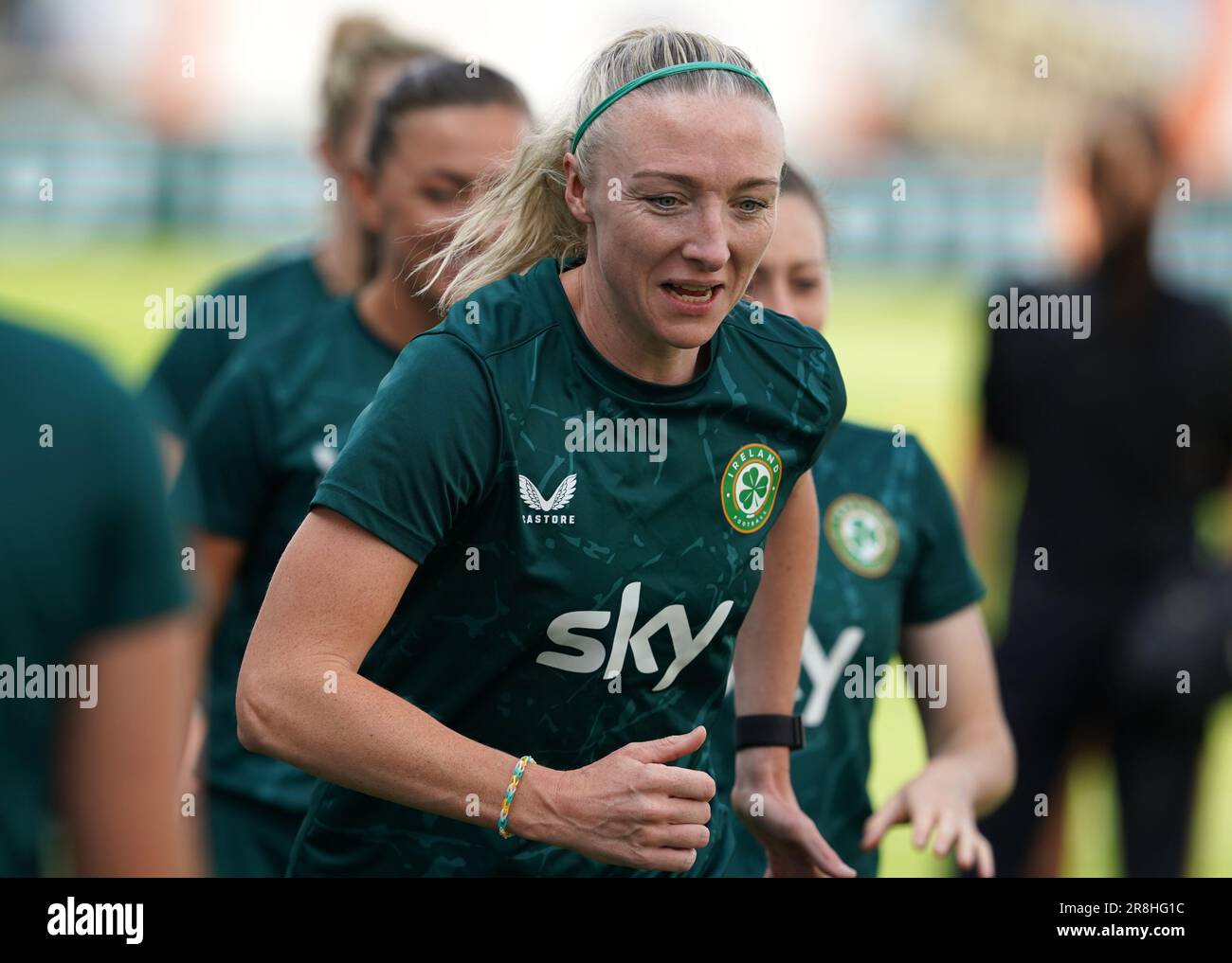 International football louise quinn hi-res stock photography and images ...