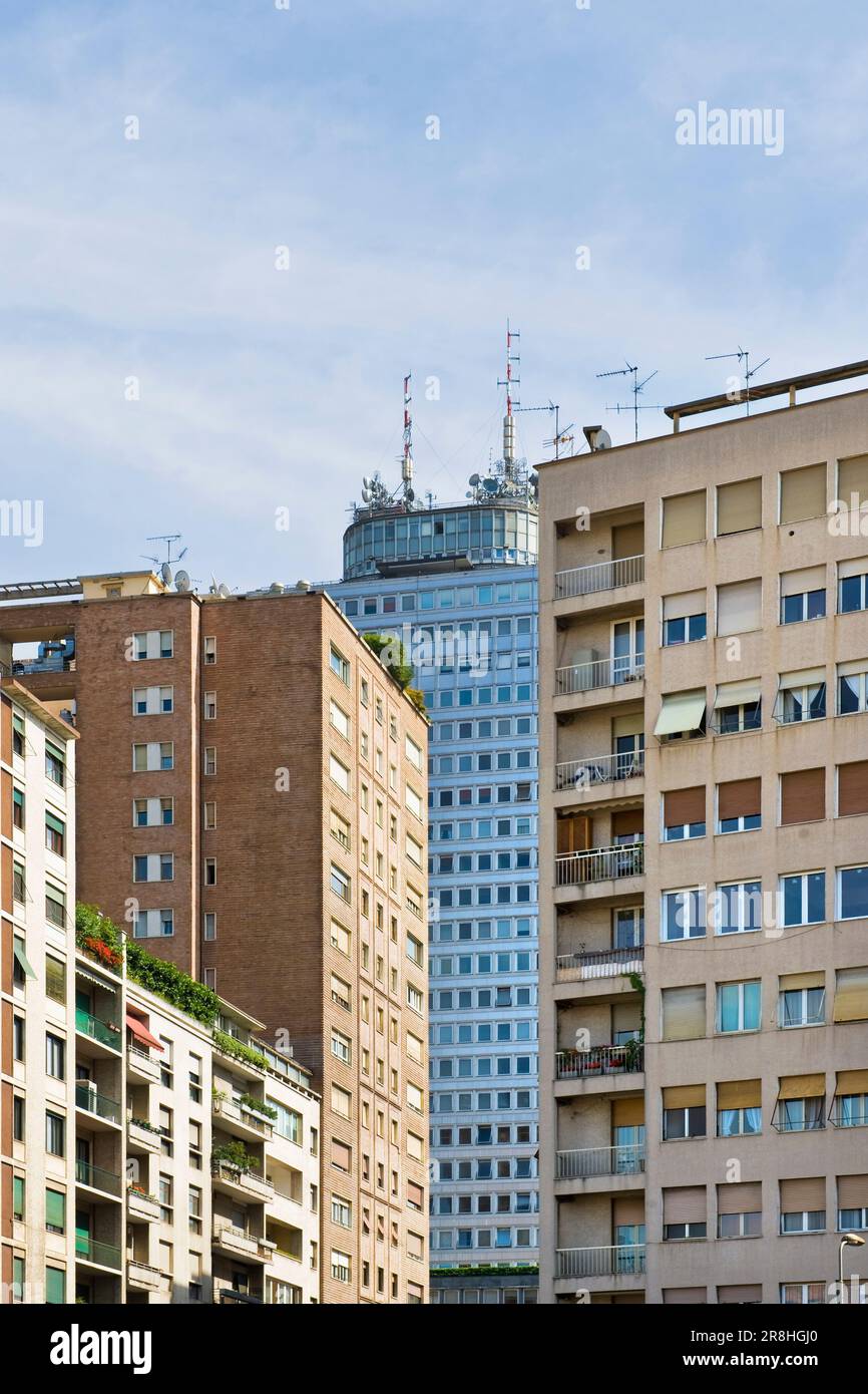 Milan buildings hi-res stock photography and images - Alamy