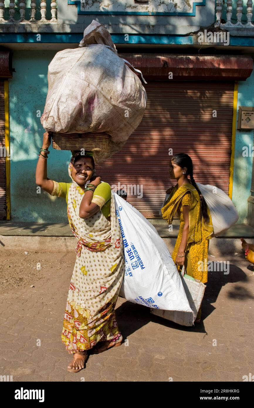Poor Area near Colaba. Mumbai. India Stock Photo - Alamy