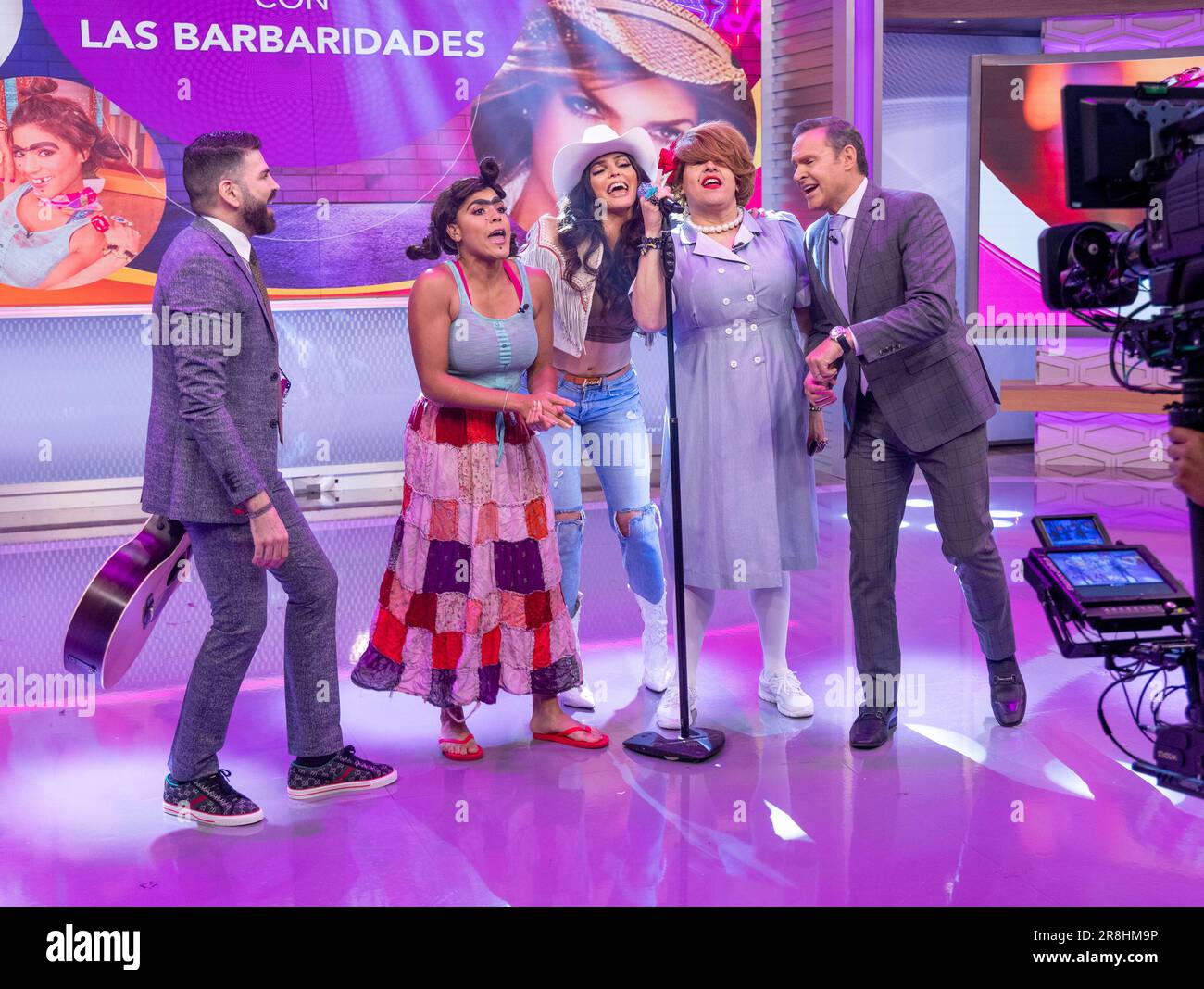 DORAL, FL-JUNE 21: Jomari Goyso, Francisca (Mela la Melaza), singer ...