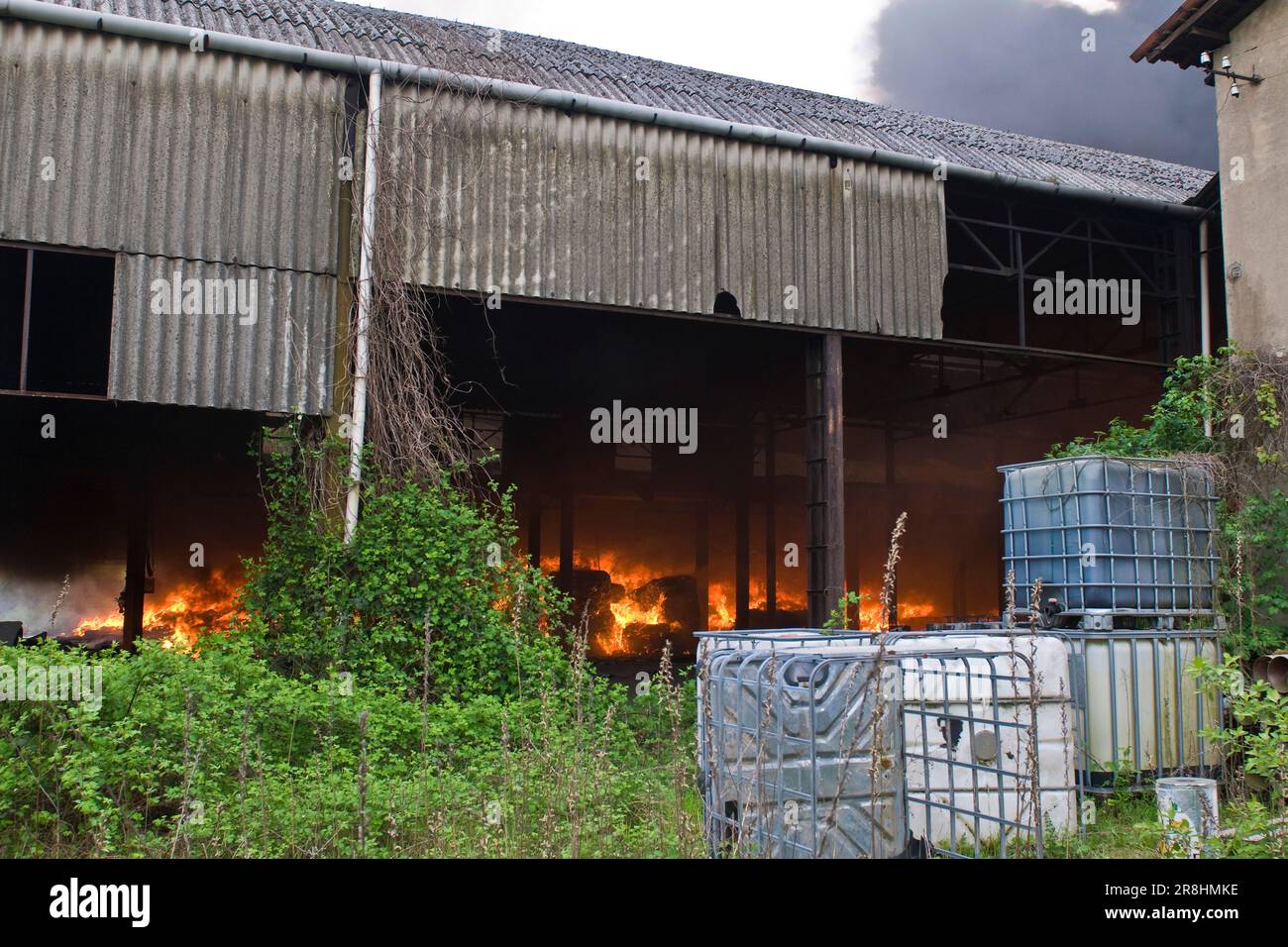 Warehouse fires hi-res stock photography and images - Alamy