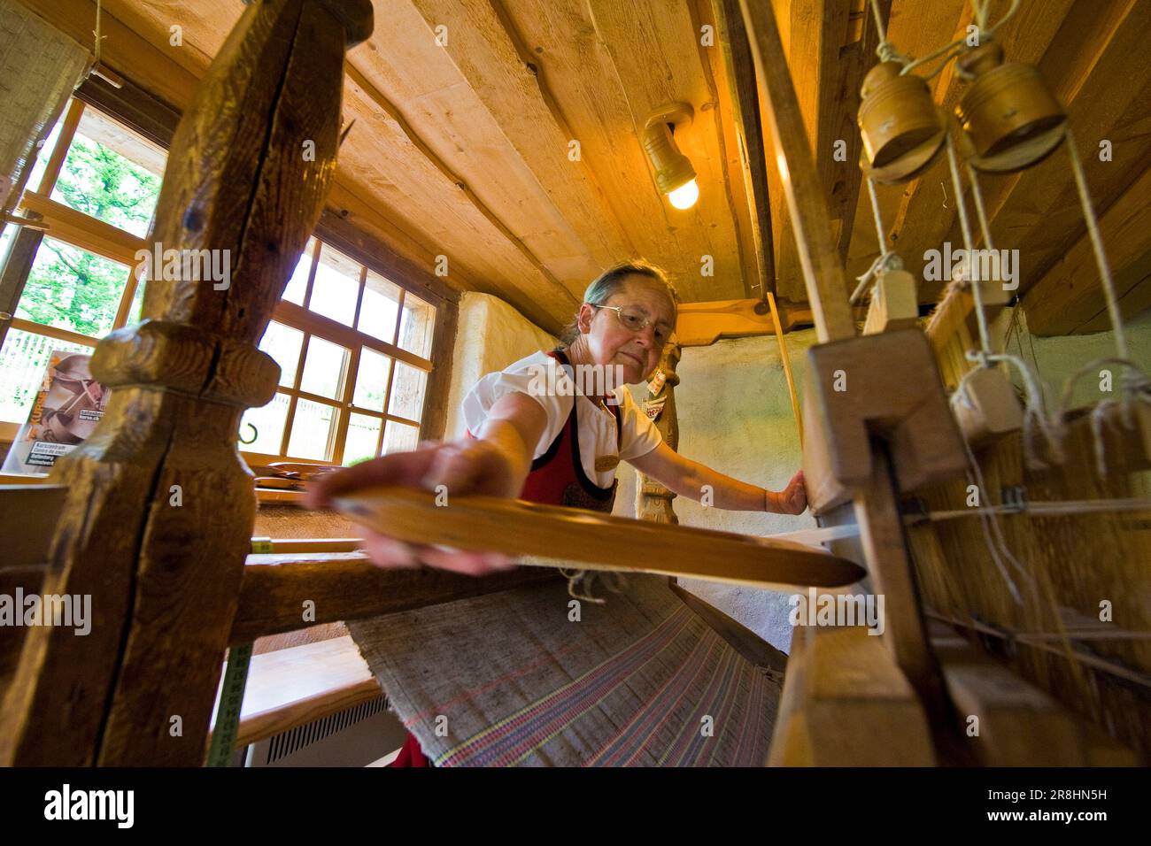 Hand weaving museum hi-res stock photography and images - Alamy