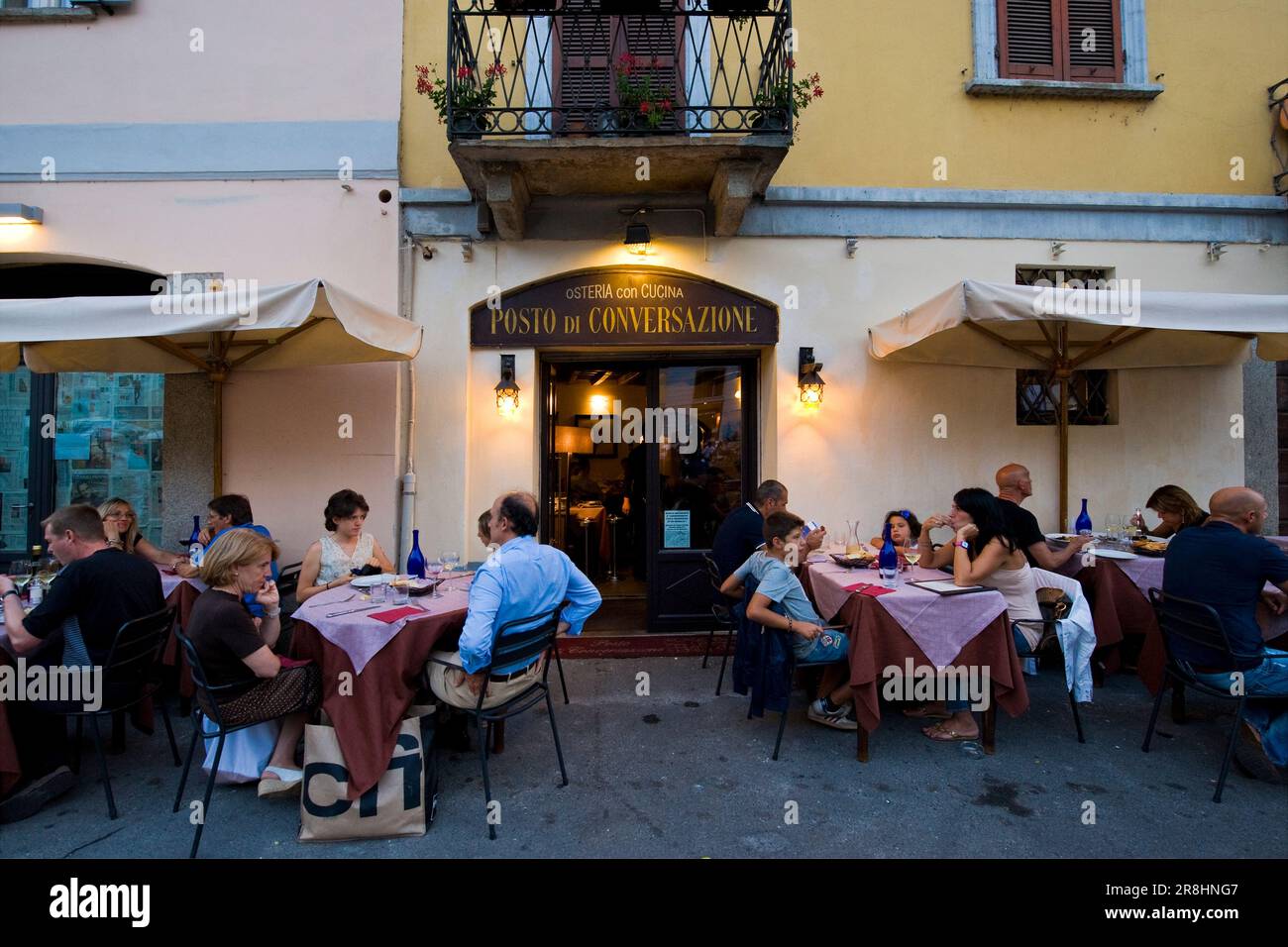 Movida restaurant hi-res stock photography and images - Alamy