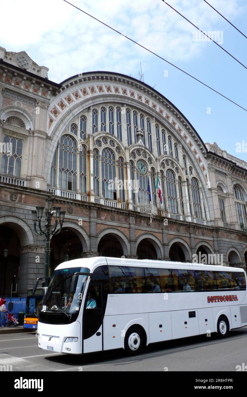 Porta nuova railway station hi-res stock photography and images - Alamy