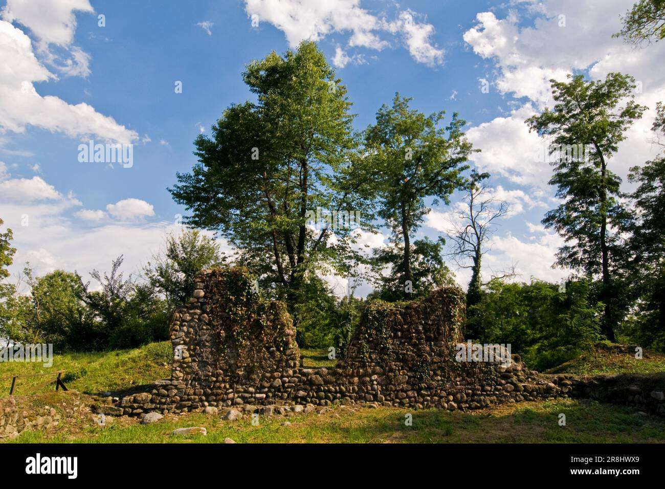 Castelseprio archaeological park hi-res stock photography and images ...