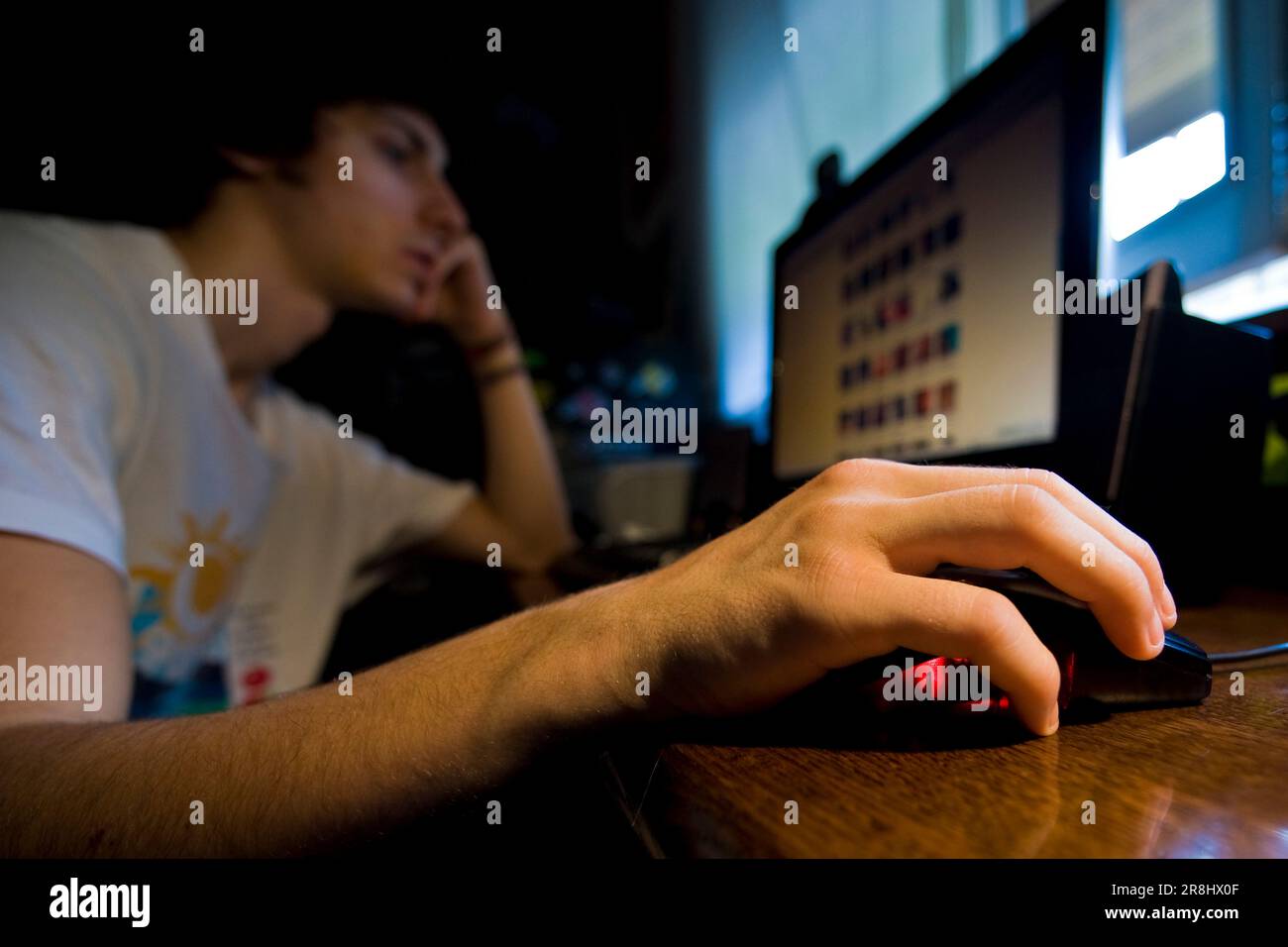 Boy facebook computer hi-res stock photography and images - Alamy