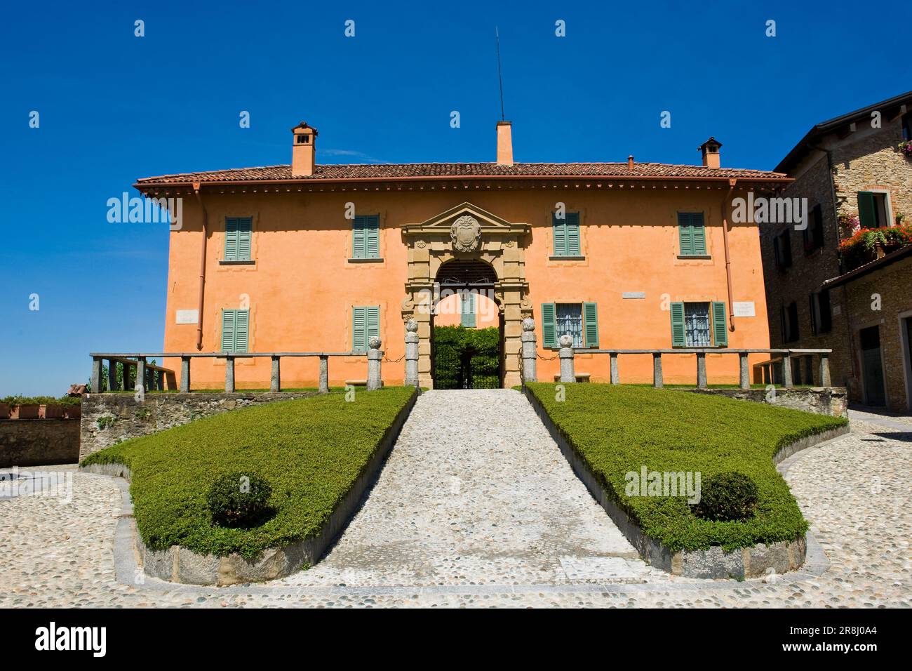 Hall horizontal hi-res stock photography and images - Alamy