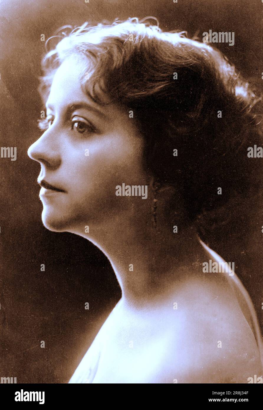 Helen Ritchie's Instagram, Twitter & Facebook on IDCrawl