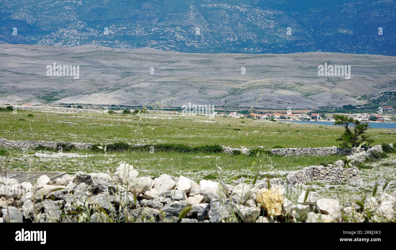 Barren rocky landscape hi-res stock photography and images - Alamy