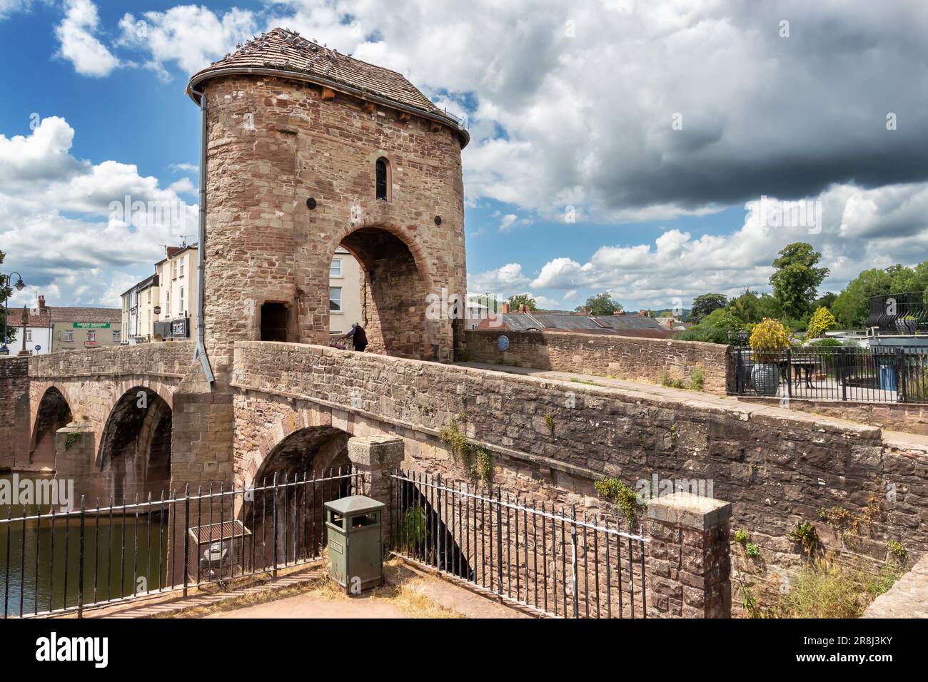 Monnow bridge hi-res stock photography and images - Alamy