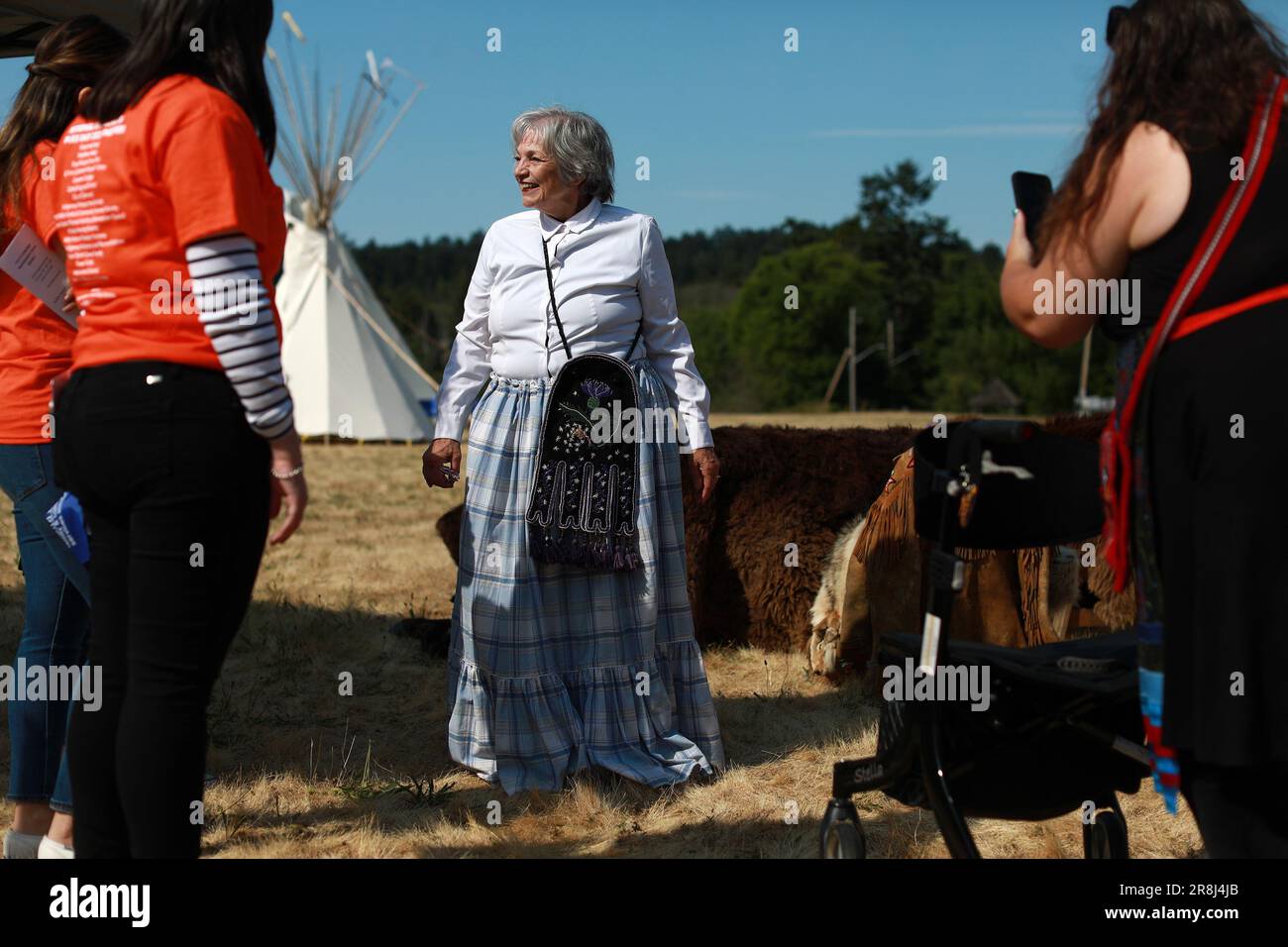 Victoria, Can. 21st June, 2023. Elder Jo-Ina Young wears her octopus ...