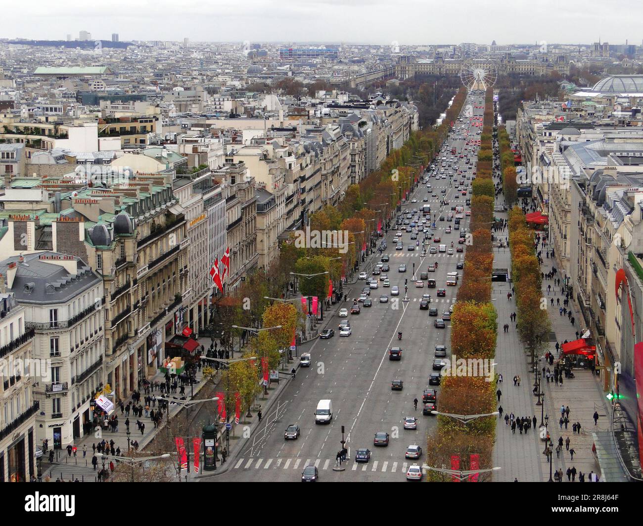 Capture the essence of Paris through a collection of stunning ...