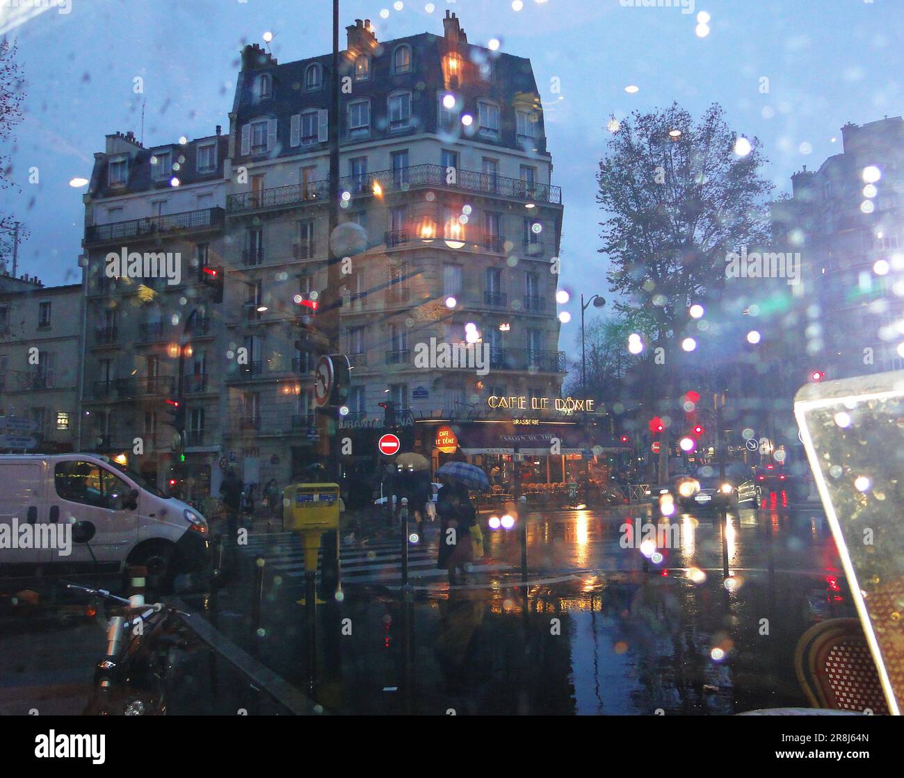 Capture the essence of Paris through a collection of stunning ...