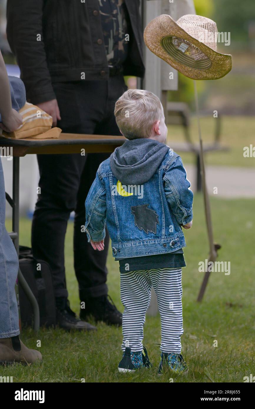 Toss head hi-res stock photography and images - Alamy