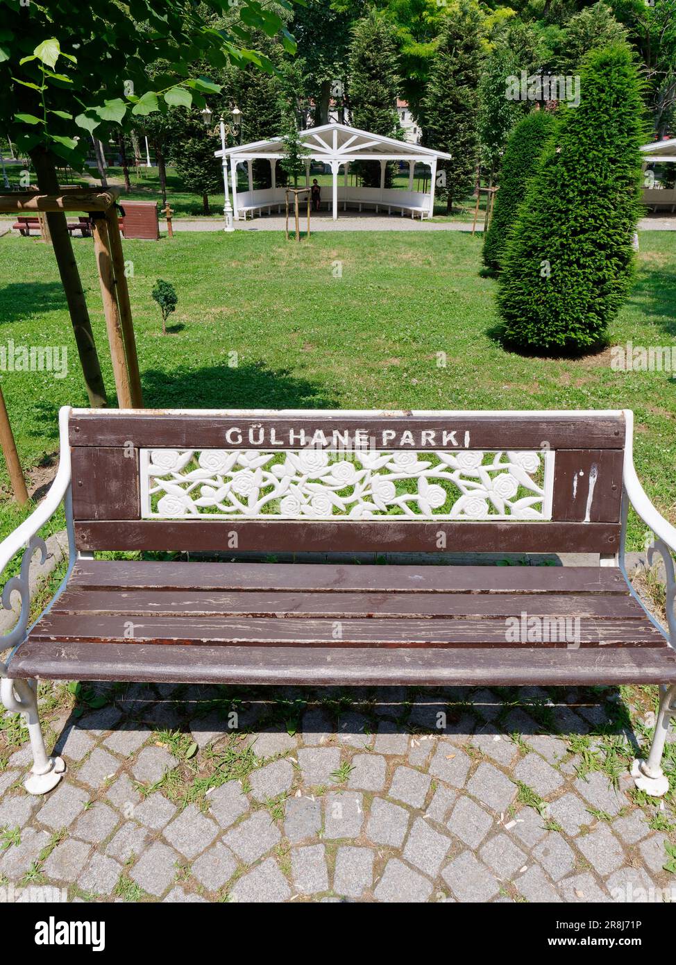Wooden bench inside Gulhane Park in Istanbul, Turkey Stock Photo - Alamy