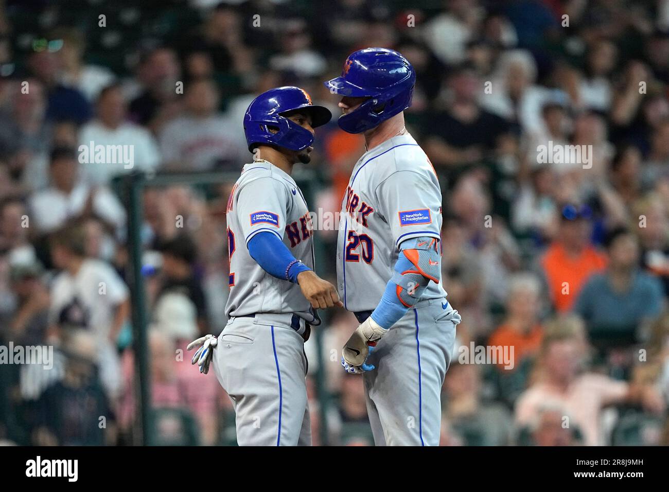 New York Mets' Pete Alonso (20) celebrates with Francisco Lindor (12 ...