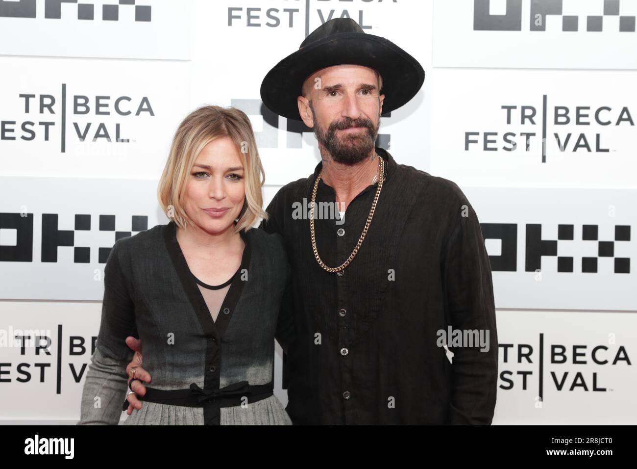 Stephen kay and piper perabo hi-res stock photography and images - Alamy