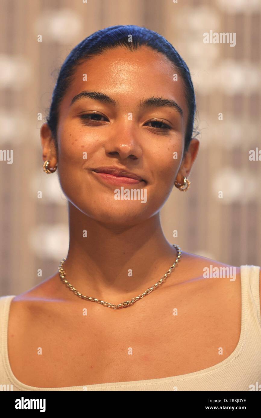 Olivia dean singer hi-res stock photography and images - Alamy