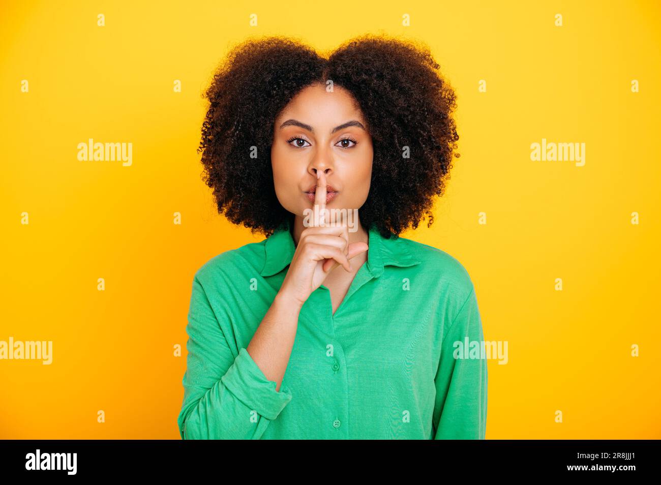 Woman hand on lips quite hi-res stock photography and images - Alamy