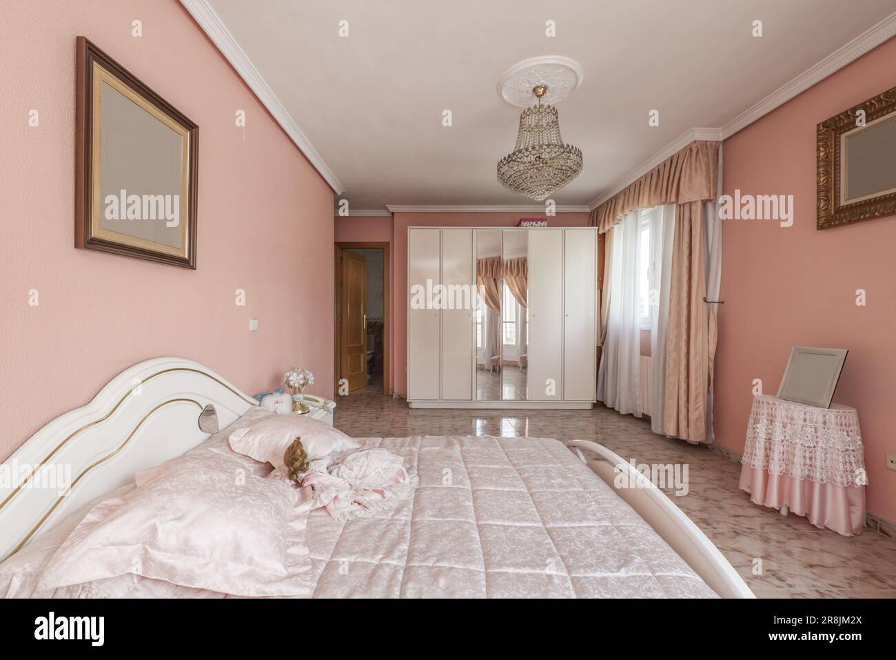 Cheesy decor hi-res stock photography and images - Alamy