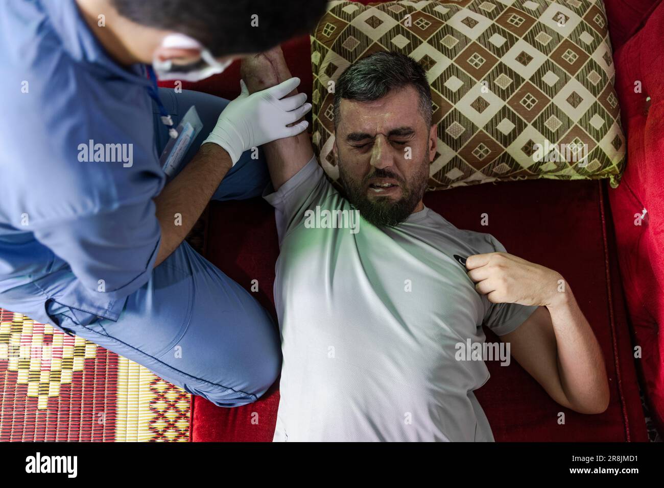 Crush syndrome hi-res stock photography and images - Alamy