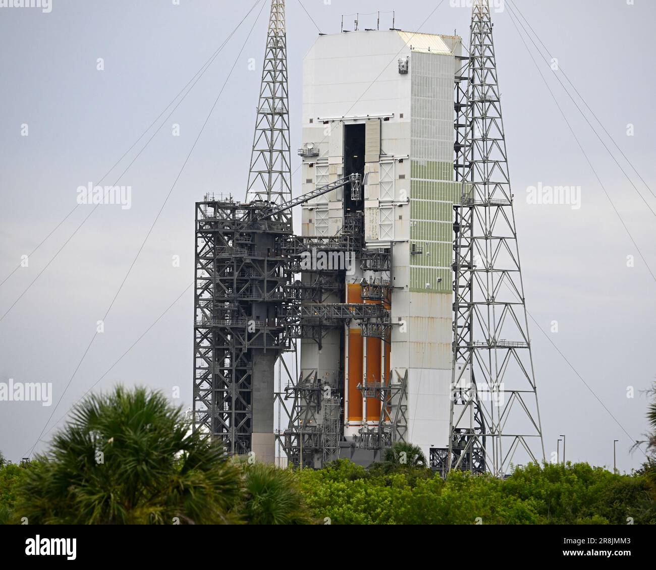 A United Launch Alliance Delta IV Heavy rocket stands inside the Mobile ...