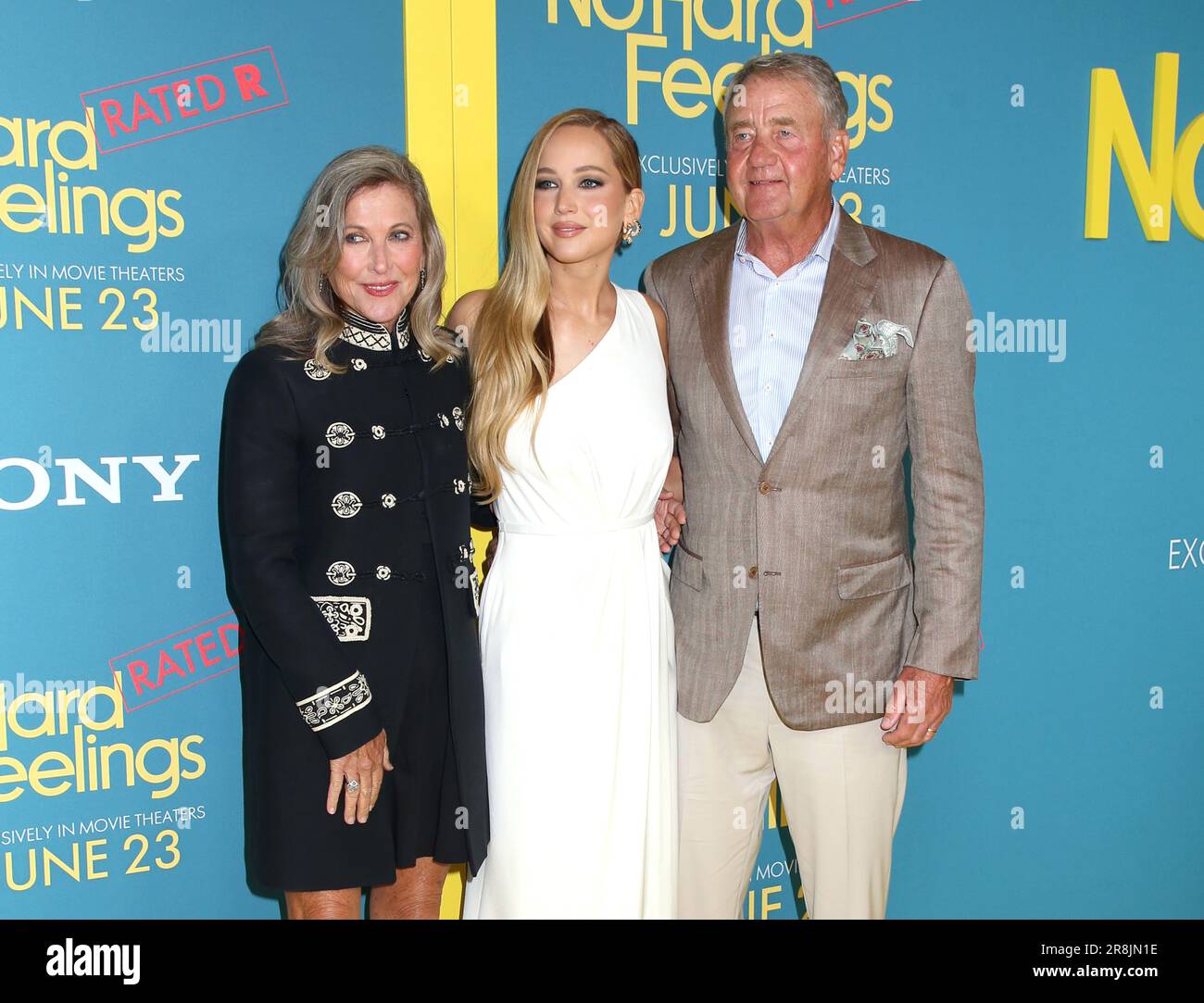 Jennifer Lawrence, Gary Lawrence Jennifer Lawrence's Parents Walk Her