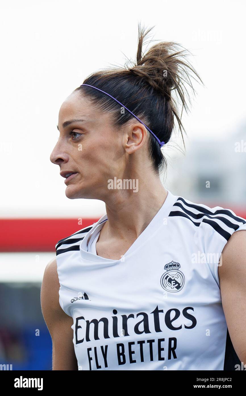 BARCELONA - MAR 25: Esther Gonzalez in action during the Primera ...