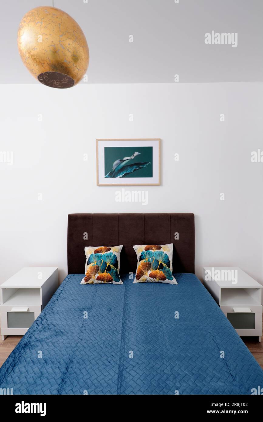 Reading before falling asleep hi-res stock photography and images - Alamy