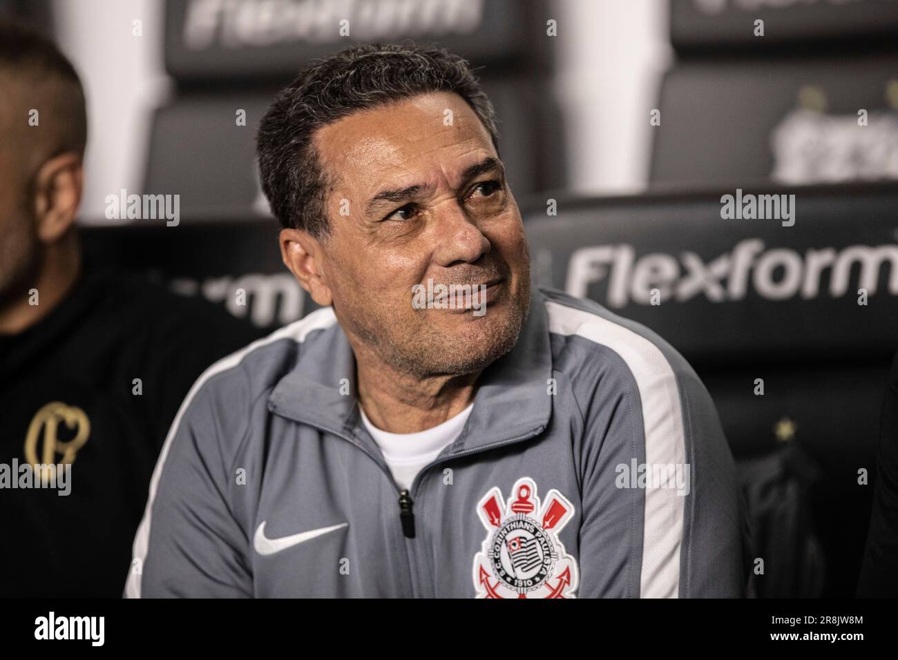 SP - SANTOS - 06/21/2023 - BRAZILEIRO A 2023, SANTOS X CORINTHIANS - Vanderlei Luxemburgo coach ...