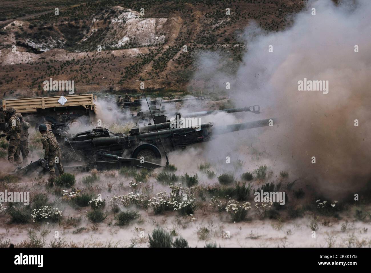U.S. Army Soldiers with 2nd Battalion, 146th Field Artillery Regiment ...
