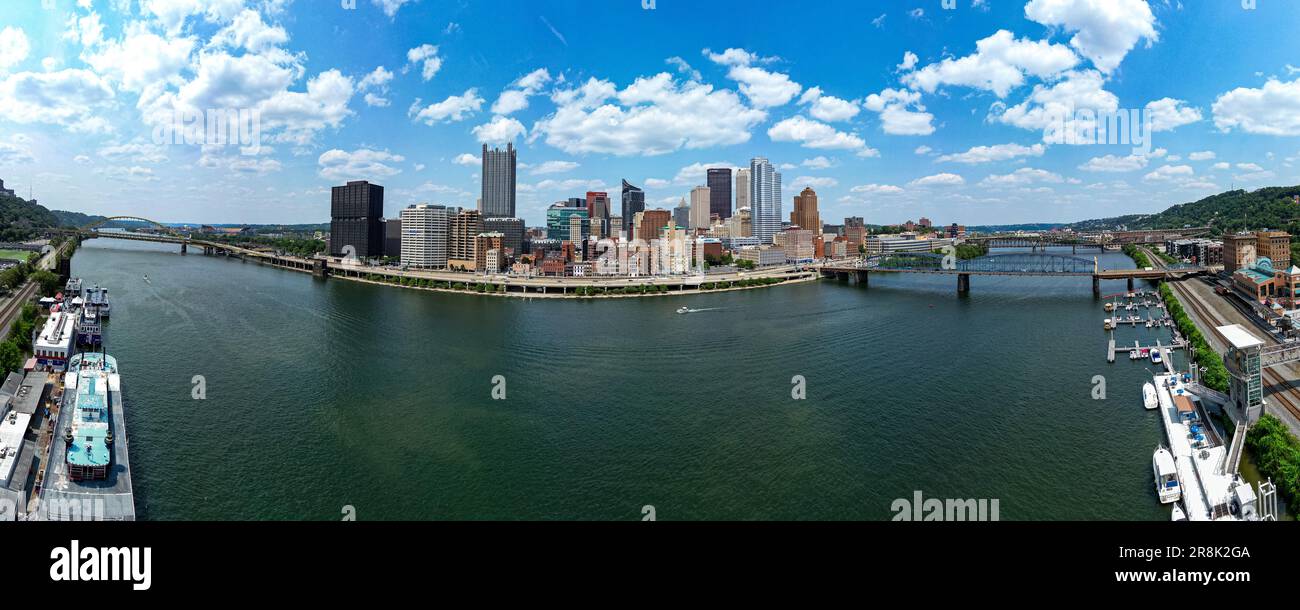 Panorama pittsburgh city center hi-res stock photography and images - Alamy