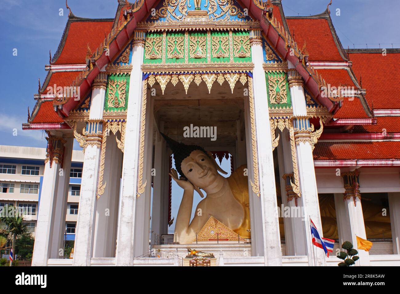Hatyai temple hi-res stock photography and images - Alamy