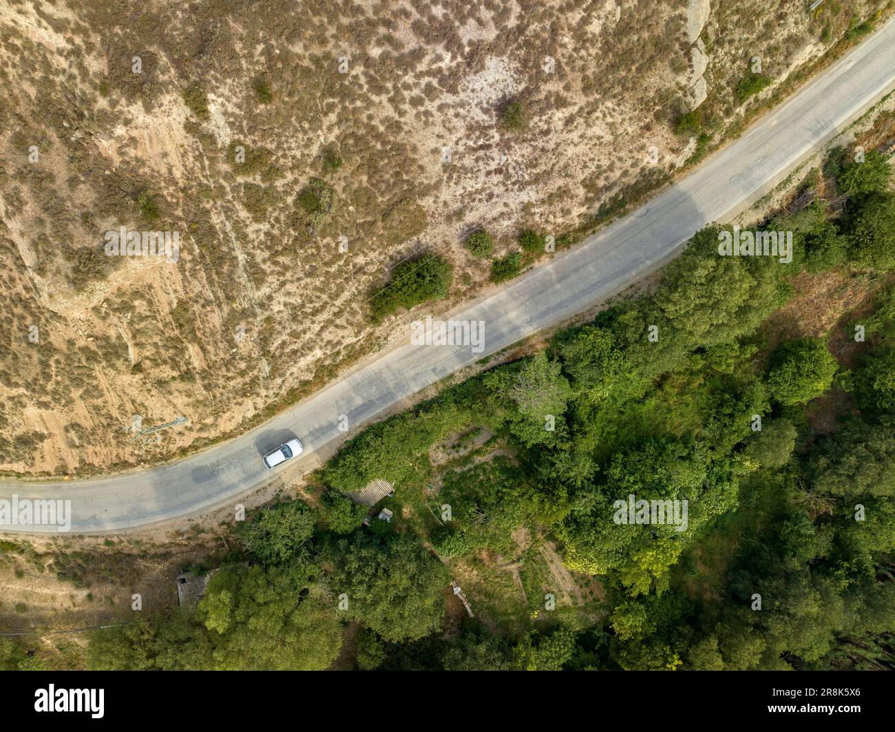 Carretera en la naturaleza hi-res stock photography and images - Alamy