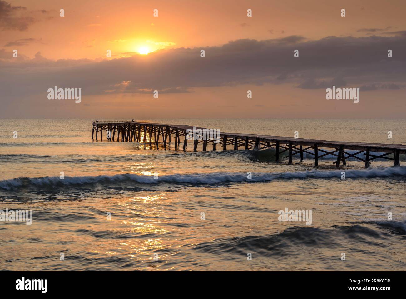 Muro de madera hi-res stock photography and images - Alamy