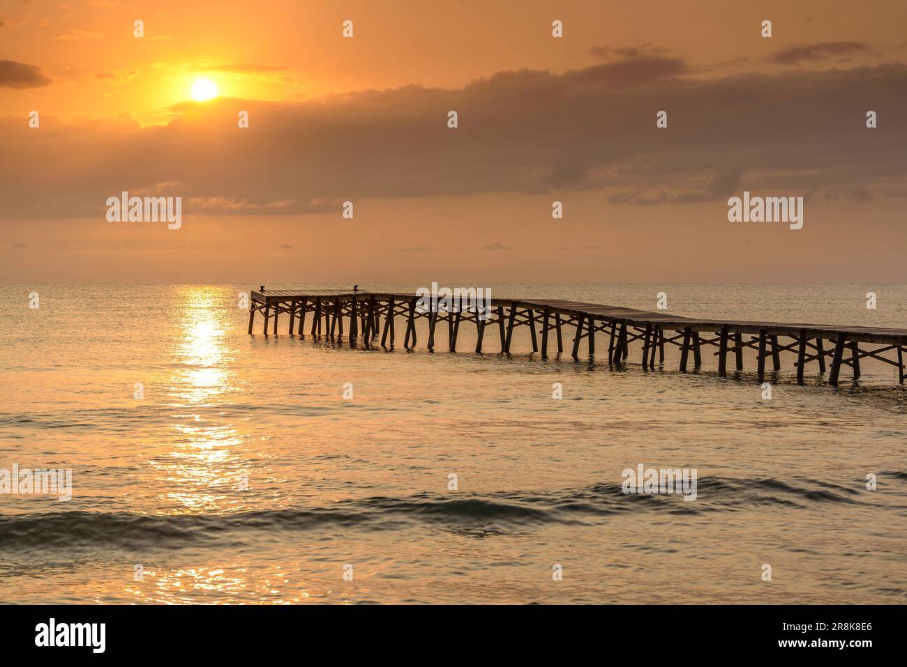 Muro de madera hi-res stock photography and images - Alamy