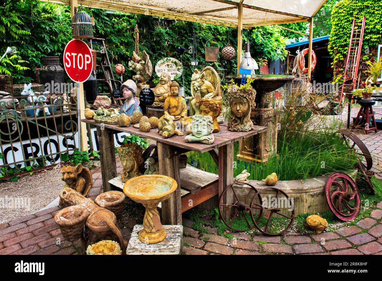 Fairy garden gnomes hi-res stock photography and images - Alamy