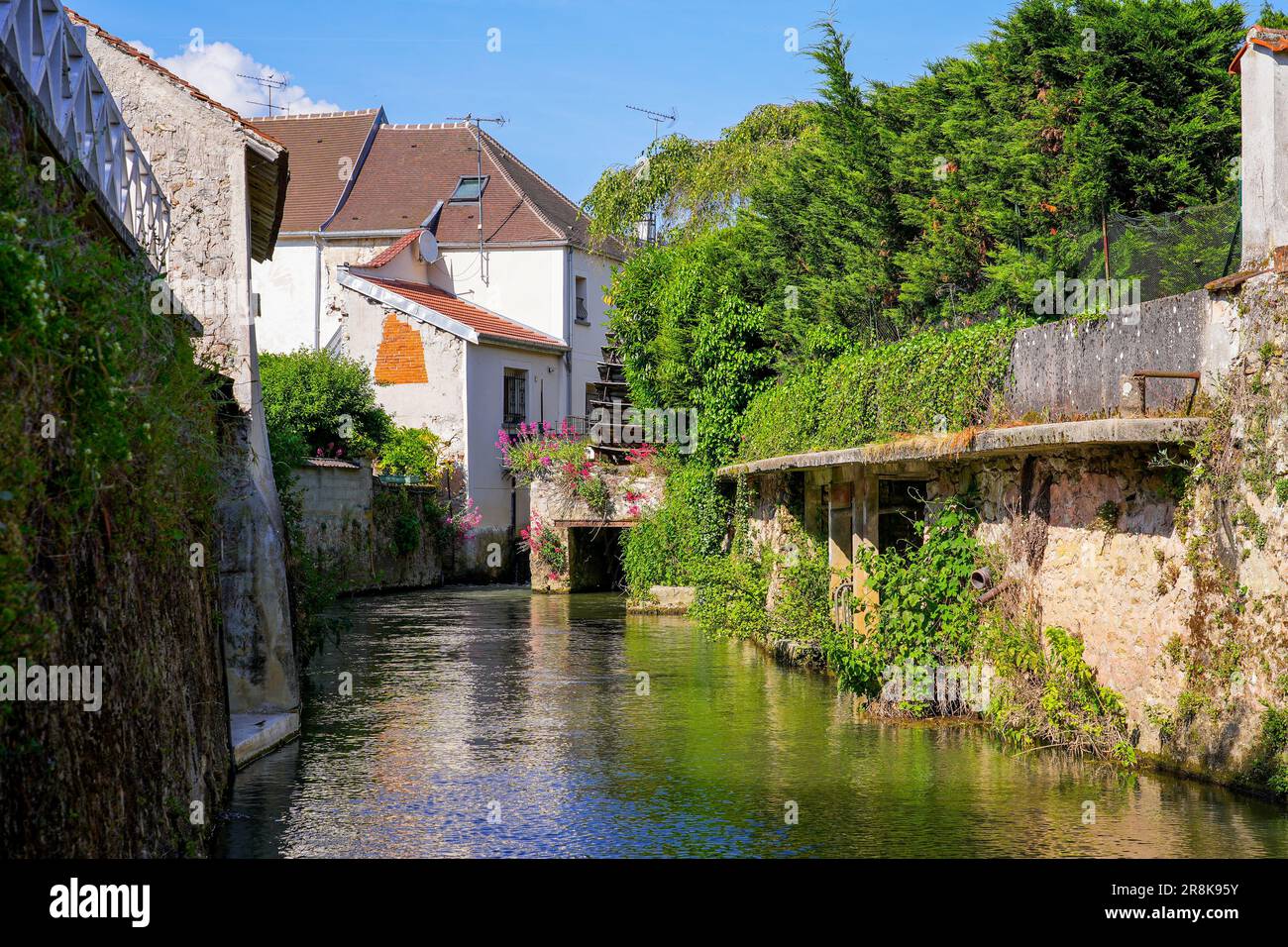 Old disused wheel of the Moulin Bichat ("Bichat watermill") on the ...