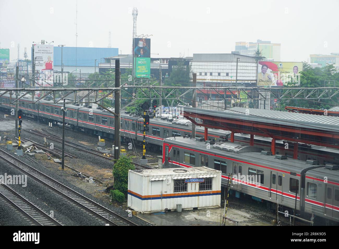 Jalur kereta api hi-res stock photography and images - Alamy