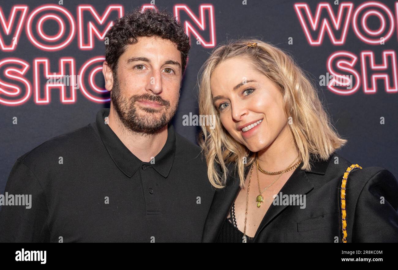New York, New York, USA. 20th June, 2023. Jason Biggs and Jenny Mollen ...
